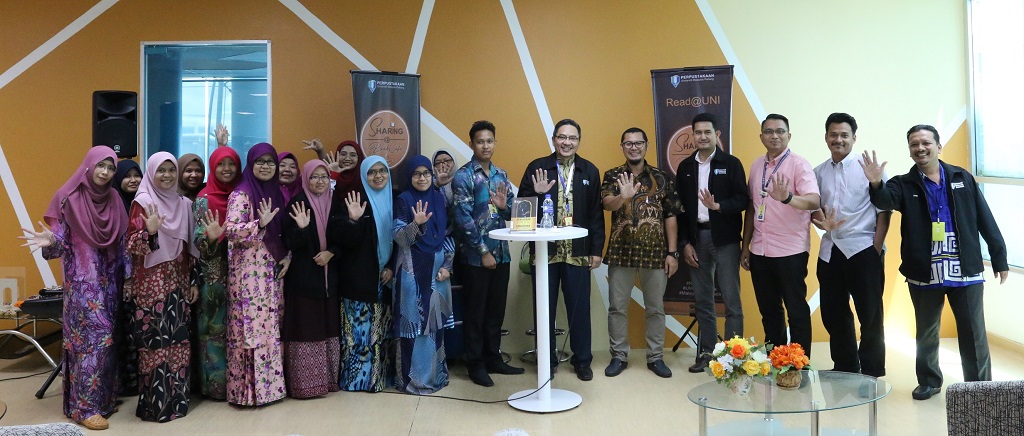 Dr. Rashidi Abbas kupas buku dalam Program Sharing@BookCafe | UMPSA News