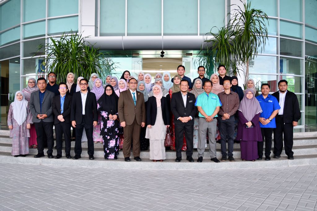 Profesor Ts. Dr. Aida Mustapha dilantik TNC (PI) UMPSA baharu | UMPSA News